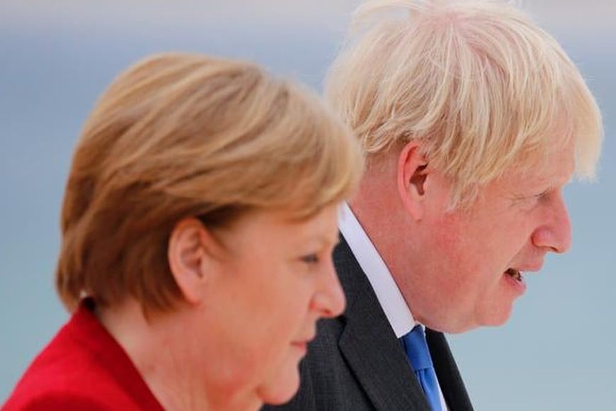 Isabel II despidió a Angela Merkel en el castillo de Windsor - El Litoral