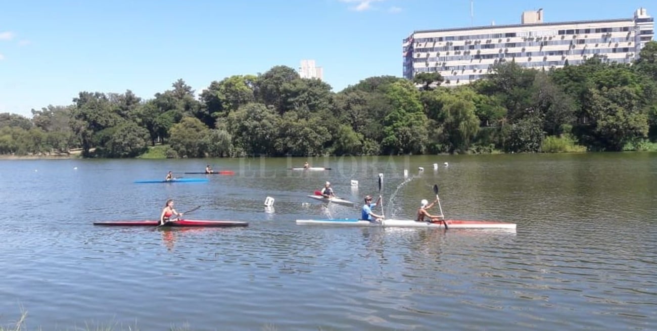 El Lago del Parque Sur y una fiesta del canotaje