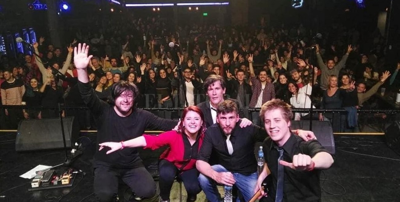 Matt Hungo & La Hot Band celebra sus cinco primaveras