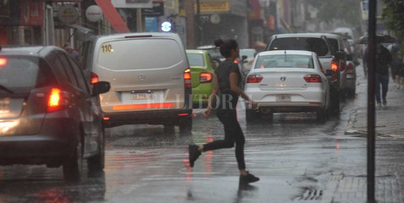 Diluvia en Rosario, ¿Llega la tormenta a la ciudad de Santa Fe?