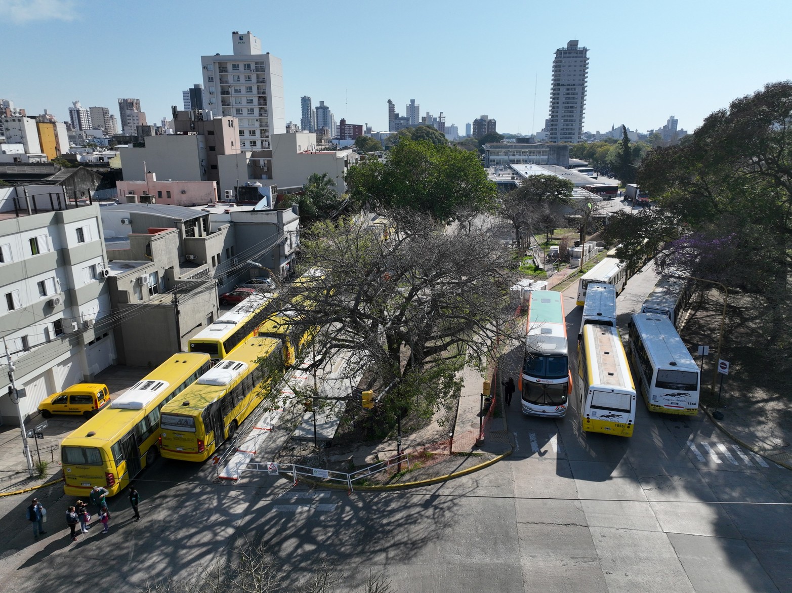 Desde el aire: así quedó la terminal bloqueada por UTA Santa Fe