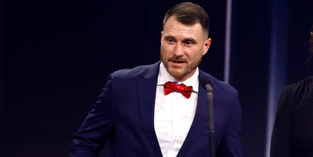 Quién es Marcin Oleksy, el futbolista amputado que ganó el premio Puskas 2023