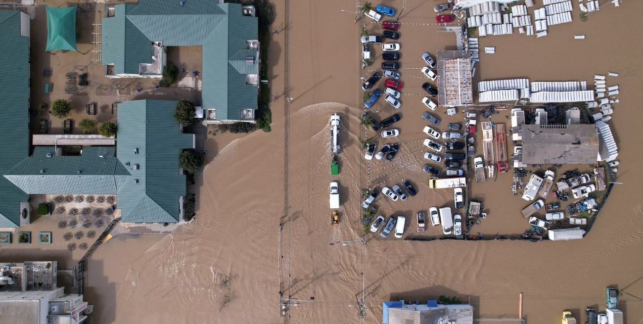 Nevadas e inundaciones en California tras el paso de una fuerte tormenta