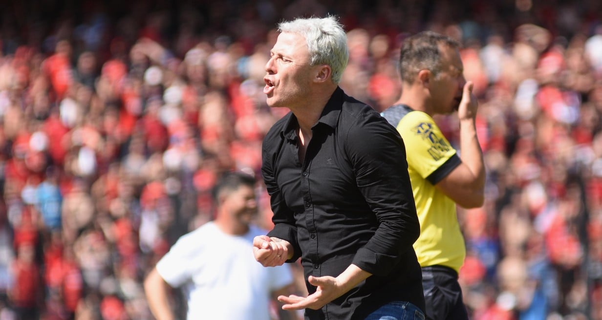 "Motivación Damonte" en Colón: una gigantografía con la tabla