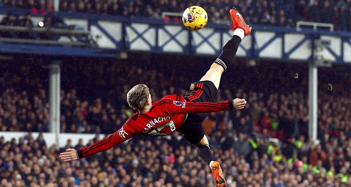Video: golazo de Garnacho emulando a Ronaldo en el Manchester United
