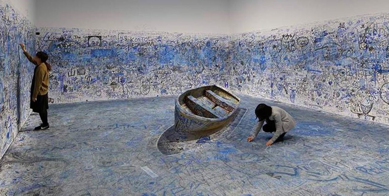 Obras para ser pisadas y atravesadas: inauguran la más grande retrospectiva sobre Yoko Ono