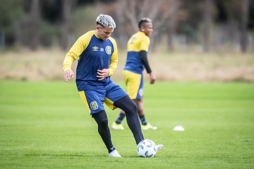 Entre lo conocido y lo nuevo, Central y Newell’s iniciaron sus ...